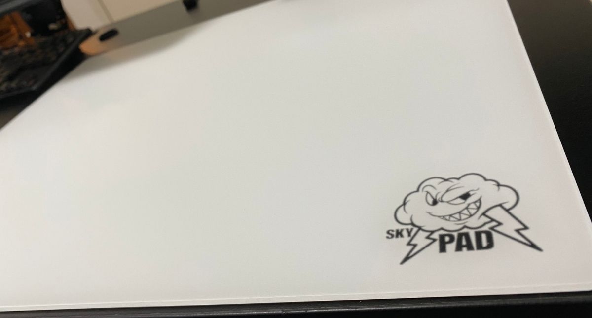【SkyPAD 3.0 XL レビュー】最高の滑らかさと精度を兼ね備えたガラス製マウスパッド - パトログ