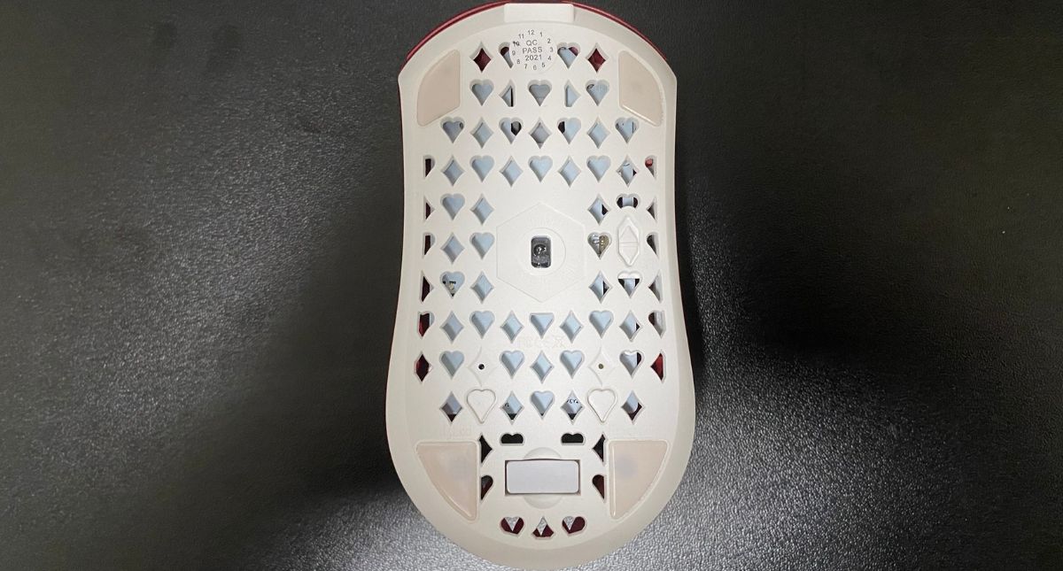 【Vancer Gretxa Wireless V2 レビュー】特徴的なデザインが目を引くファイナルマウスクローン - パトログ